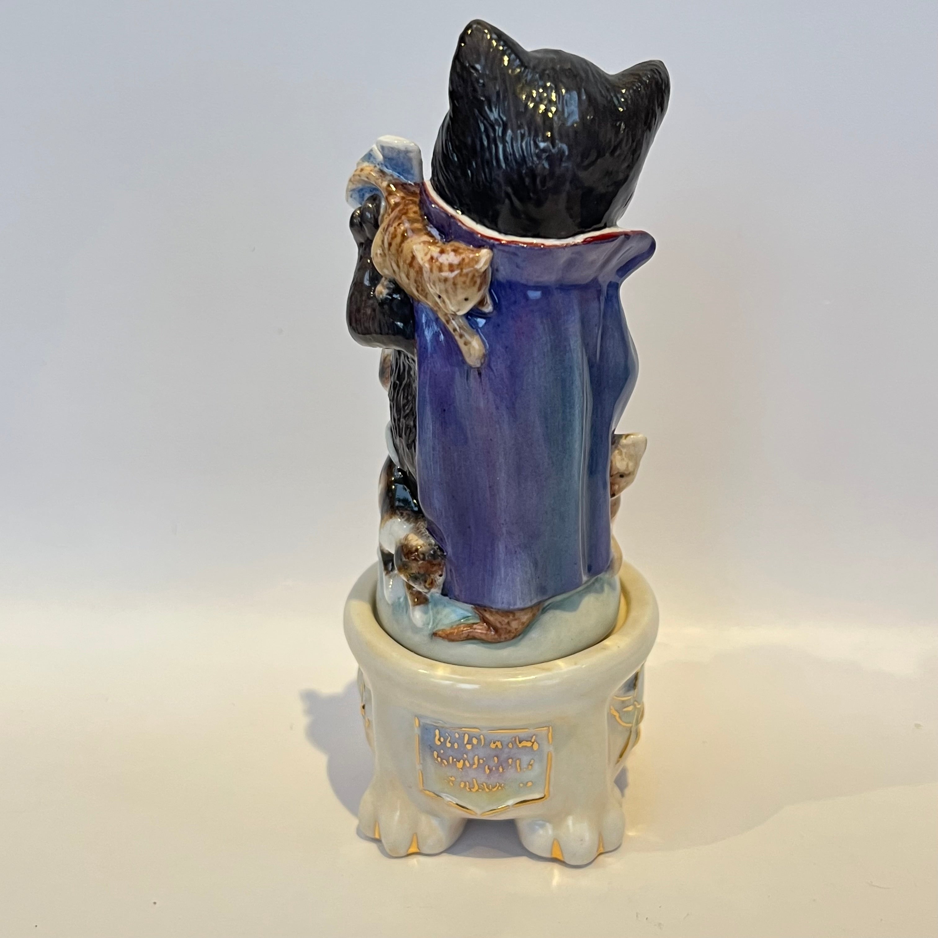 Vintage Bronte Porcelain Conjuring Cat from the Famous Literary & Musi ...