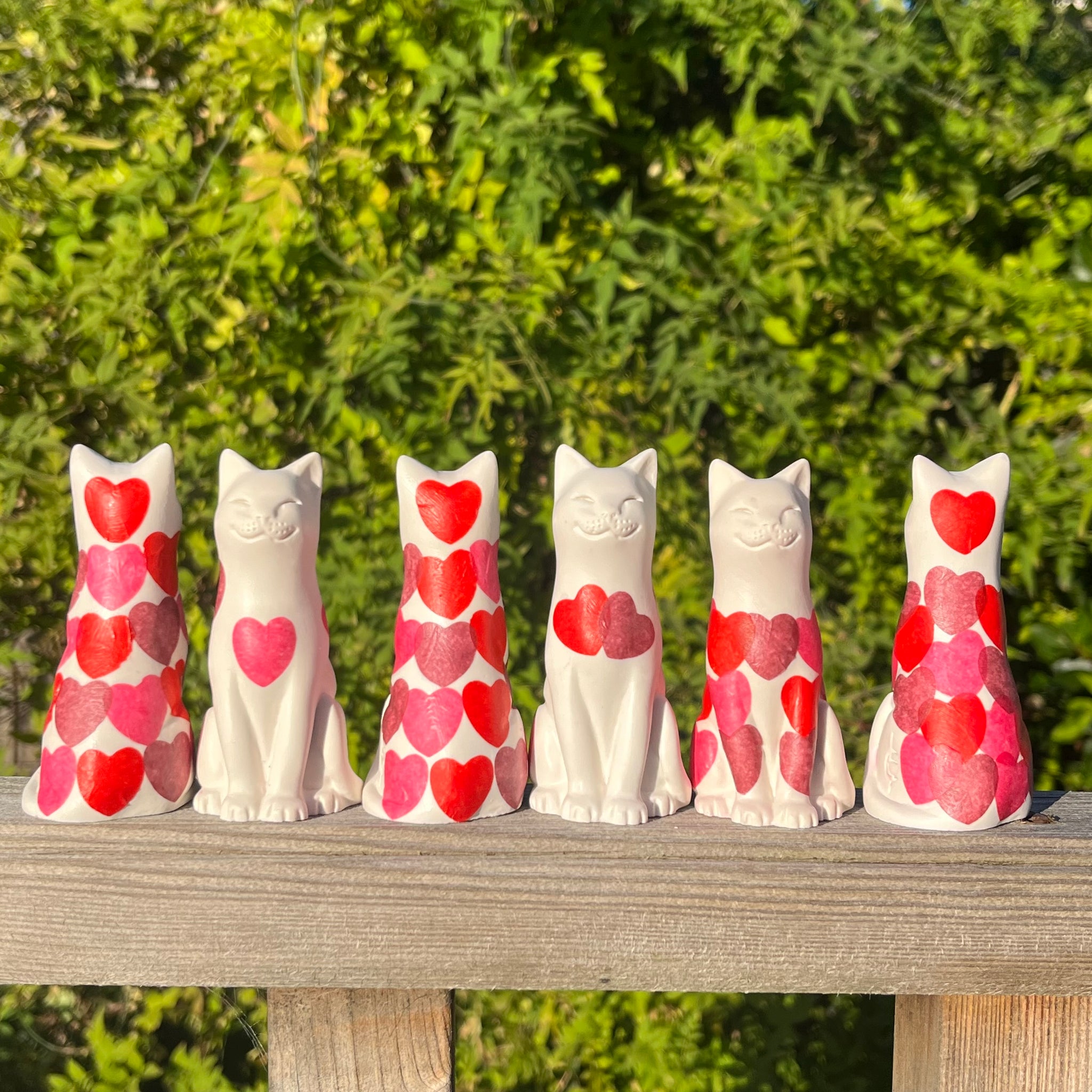 Hand Finished Lennon Lucky Cat – The Cat Gallery